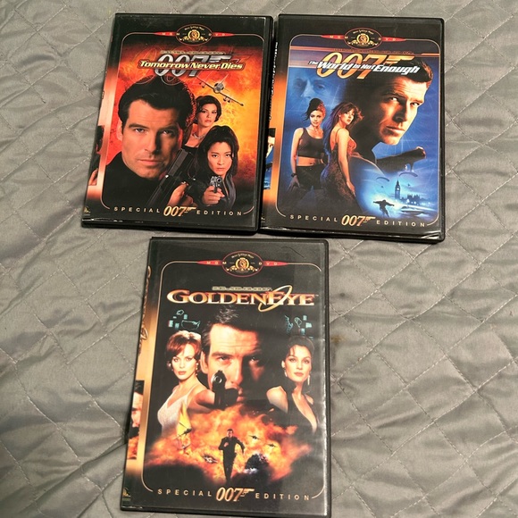 Unkown | Other | James Bond 07 Special Edition Dvd Set Black | Poshmark